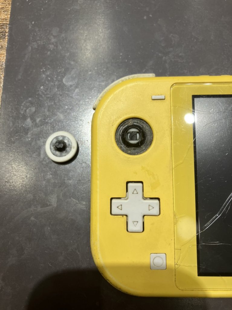 SwitchLiteのスティック部分の折れ | iPhone修理 広島 | スマートクール ゆめタウン広島店・イオンモール広島祇園店・ゆめタウン廿日市店